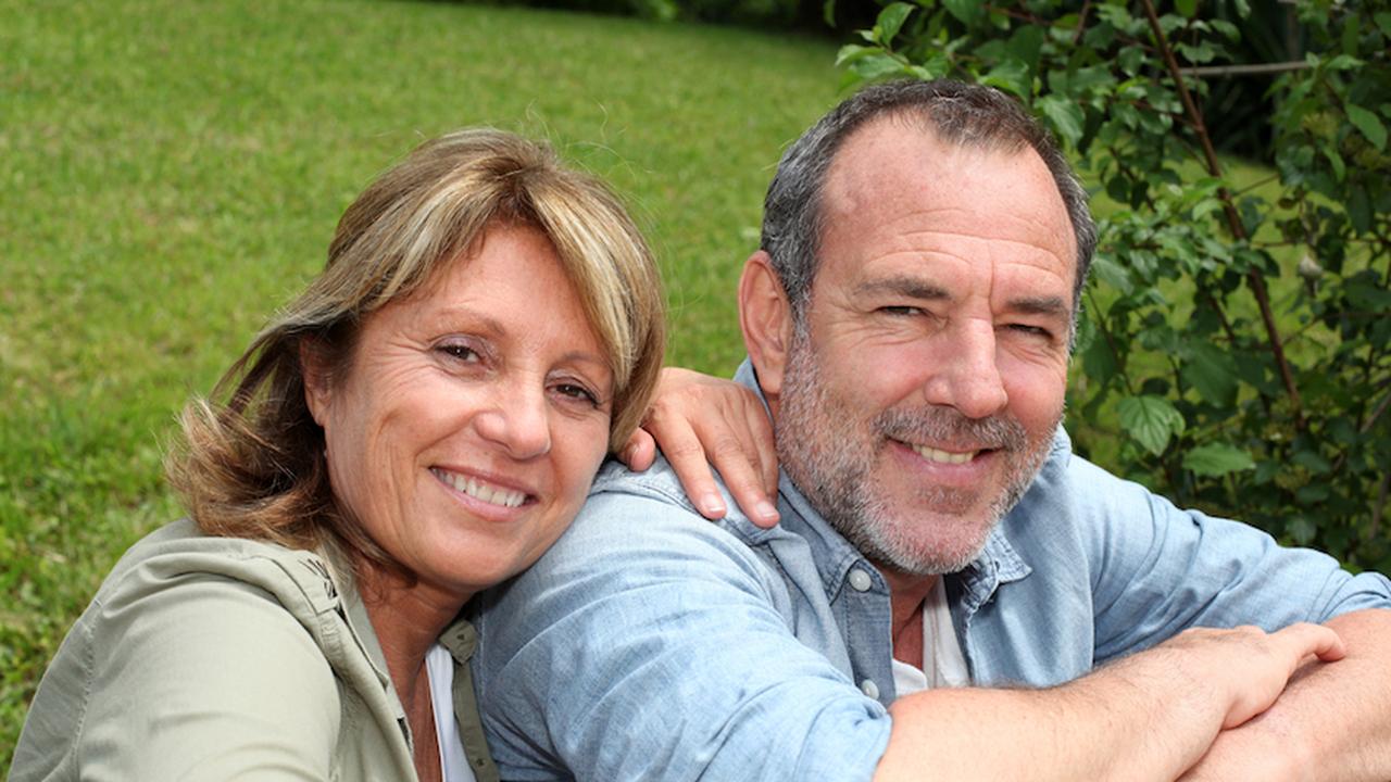 Брат и сестра, которых разлучили в младенчестве, нашли друг друга ...